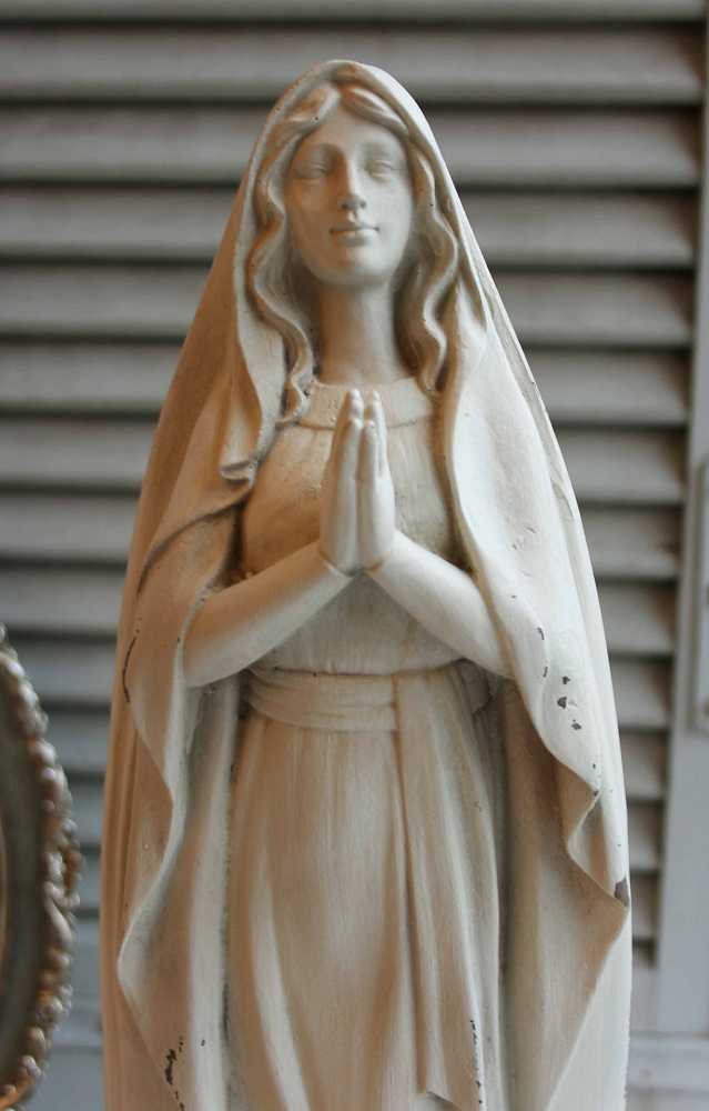 Madonna Maria-Figur betend - im BLUE COTTAGE shop