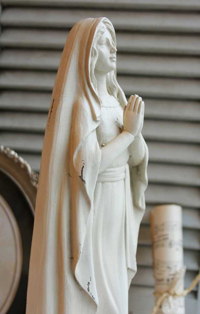 Madonna Maria-Figur betend - im BLUE COTTAGE shop